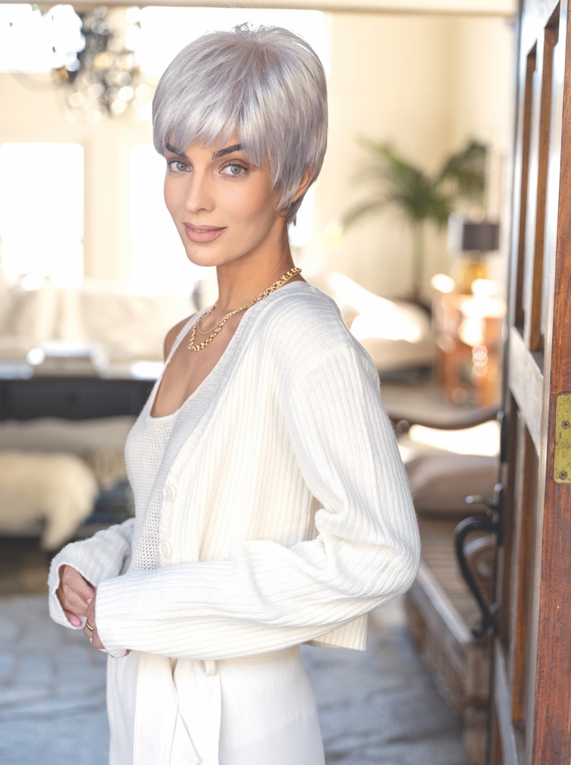 Connie by Amore Synthetic Wig – CHIQUEL Canada