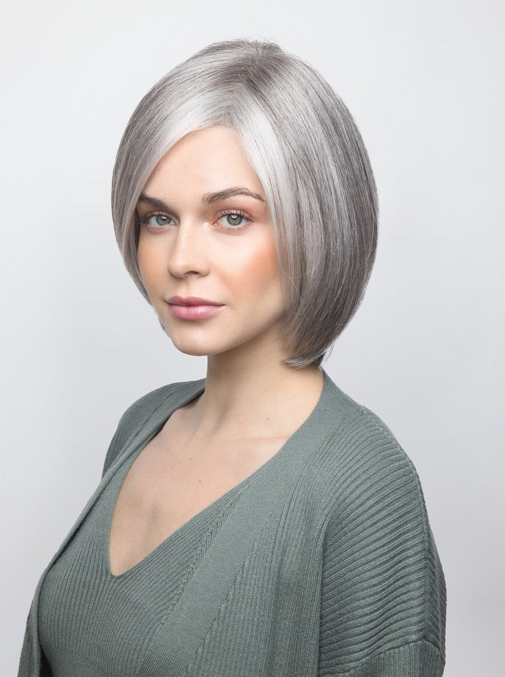 Sybil by Amore Synthetic Wig – CHIQUEL Canada