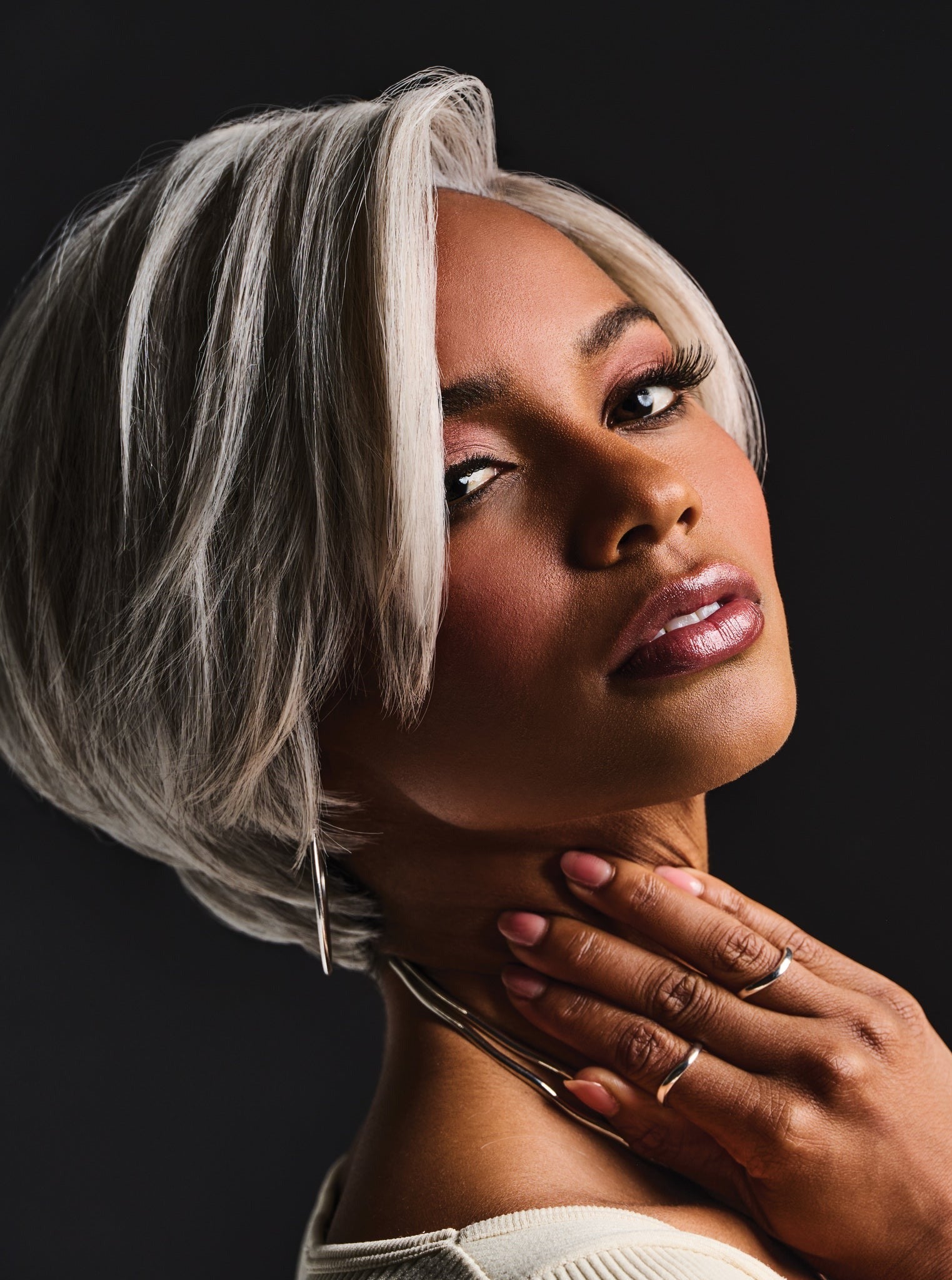 Jayla by Kim Kimble Heat Synthetic Wig – CHIQUEL Canada
